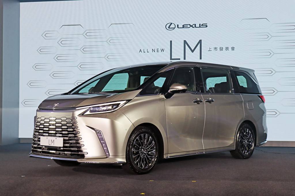 以人為核心、打造最極致移動旗艦，全新第二世代 Lexus LM350h/LM500h 429萬起在台發售！ | CarStuff人車事 ...
