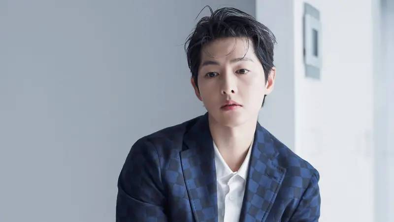 韓網震怒 宋仲基與張紫妍陪睡案嫌疑人合照 | NOWnews 今日新聞 | LINE TODAY