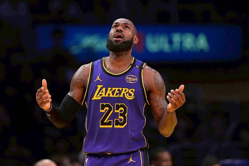 NBA》LeBron駁斥對Davis不滿 傳不會要求交易 | TSNA | LINE TODAY