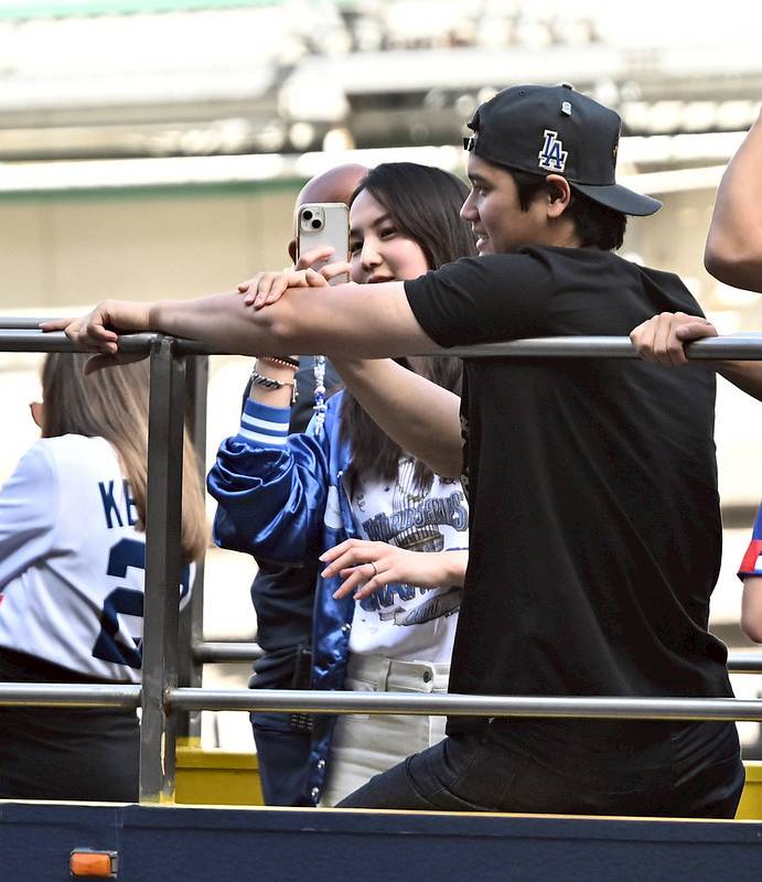 MLB》「大谷翔平跟我媽結婚吧」 真美子不讓大谷看 | TSNA | LINE TODAY