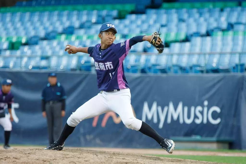 新北U18》比在富邦悍將的哥哥早站上新莊投手丘還奪勝投 黃子睿：舒服 | 麗台運動 | LINE TODAY