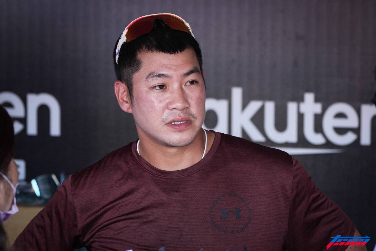 季後賽》影／守備美技被讚「游刃有餘」 梁家榮：沒造成球隊負擔就是滿意 | TSNA | LINE TODAY