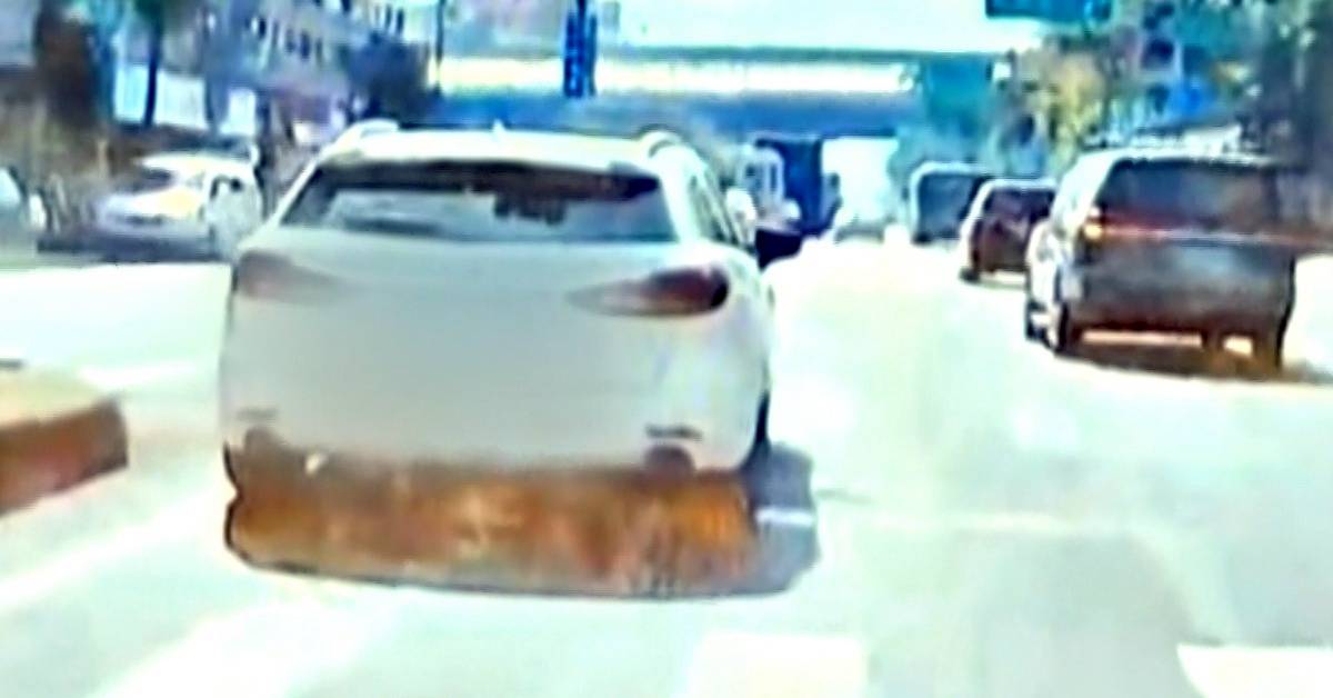 獨家／沒打方向燈害撞無責 原來路口真沒規定得打 | EBC 東森新聞 | LINE TODAY