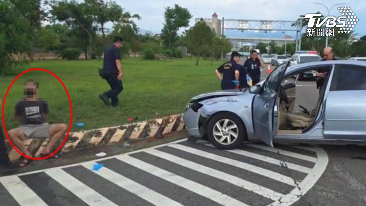 追捕10分鐘！開贓車衝撞警 遭轟12槍制伏 | TVBS | LINE TODAY