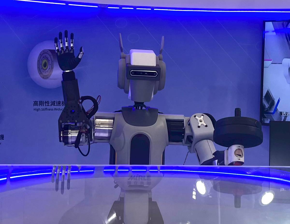 人形機器人如何破解半導體缺工困境？盟立在 SEMICON Taiwan 揭三大優勢成產線救星 | TechOrange 科技報橘 | LINE TODAY