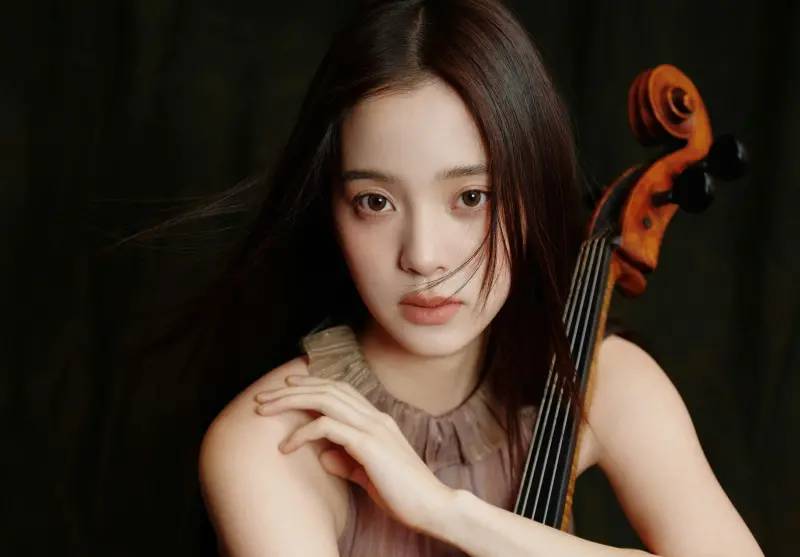 時隔10年重聚！歐陽娜娜宣布回歸「舊愛」 | NOWNEWS今日新聞 | LINE TODAY