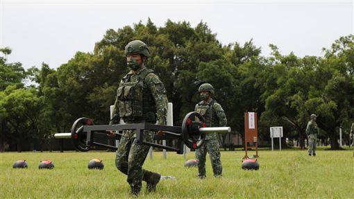 鳳山步兵訓指部驚傳刺刀短少！「T91步槍刺刀」失蹤中 軍方展開大清查 | 三立新聞網 | LINE TODAY