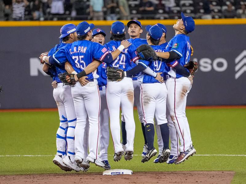 12強賽》中華隊擊敗日本奪冠 全隊獎金破3億台幣 | TSNA | LINE TODAY