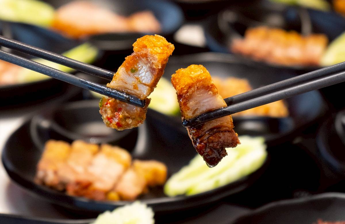 กอดงานไว้แน่น!! ‘แรงงานไทย’ Q2/68 ยังว่างงาน 3.7 แสนคน แถม ‘ค่าจ้าง-ชั่วโมง OT’ ก็ลดลง ...