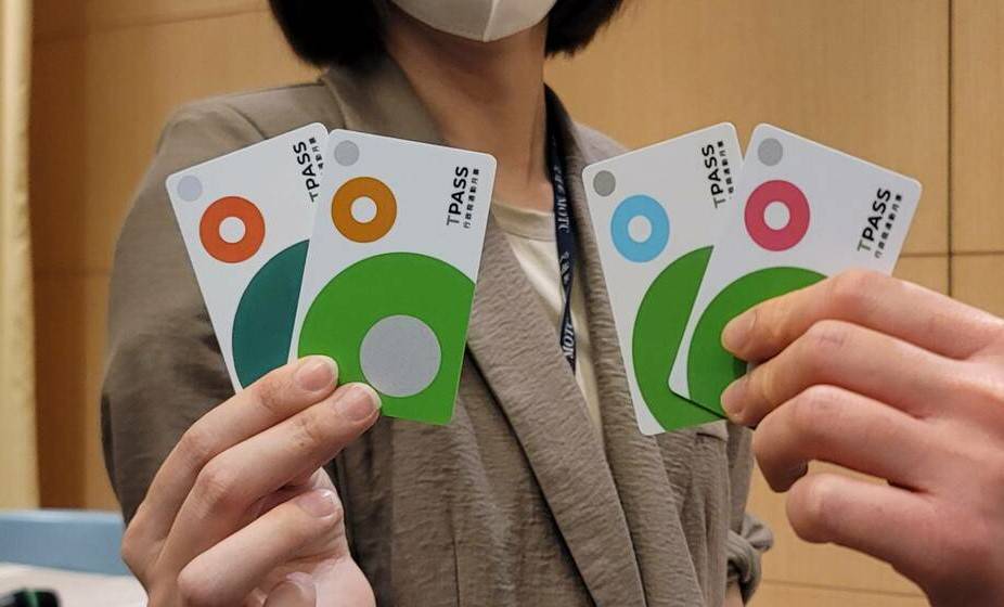 1200月票可搭捷運、台鐵、客運、輕軌！TPASS北中南通勤月票怎麼買？何時可預購、使用？ | 50+好好 | LINE TODAY