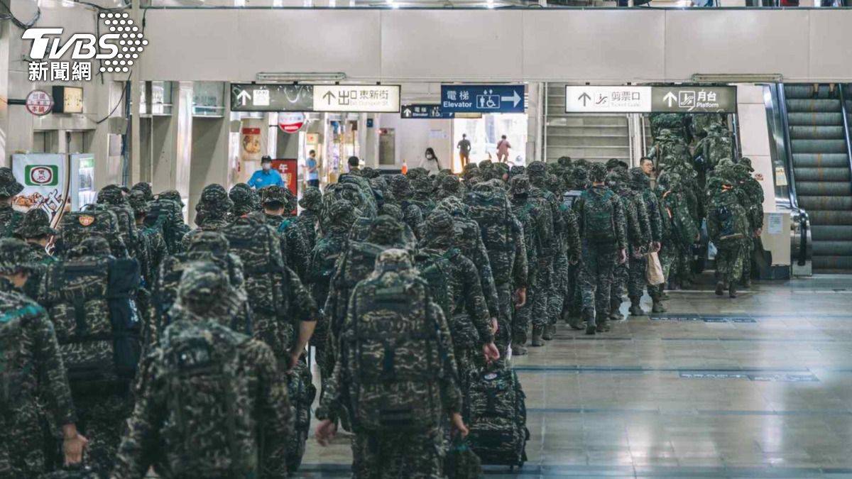 第三作戰區550人支援花蓮！第7天救災「鏟子超人」齊出動 | TVBS | LINE TODAY