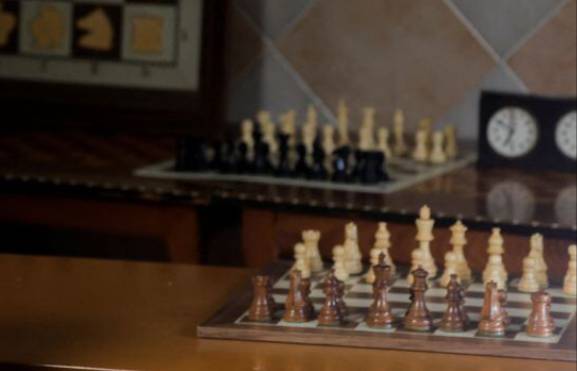 寫下最年輕紀錄 8歲男童擊敗西洋棋特級大師 | 路透社 | LINE TODAY