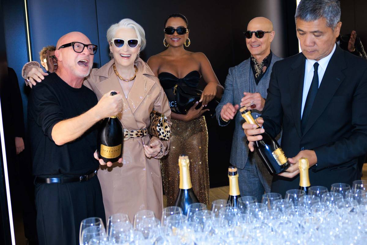 「Please Spell Gabbana」《穿著Prada的惡魔》 Miranda Priestly在米蘭Dolce&Gabanna秀場華麗回歸 | VOGUE | LINE TODAY