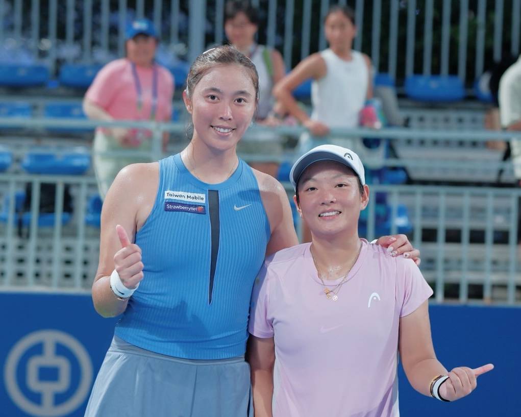 網球》「海峽組合」詹皓晴／蔣欣玗擊敗第6種子 晉級武漢女雙8強 | TSNA | LINE TODAY