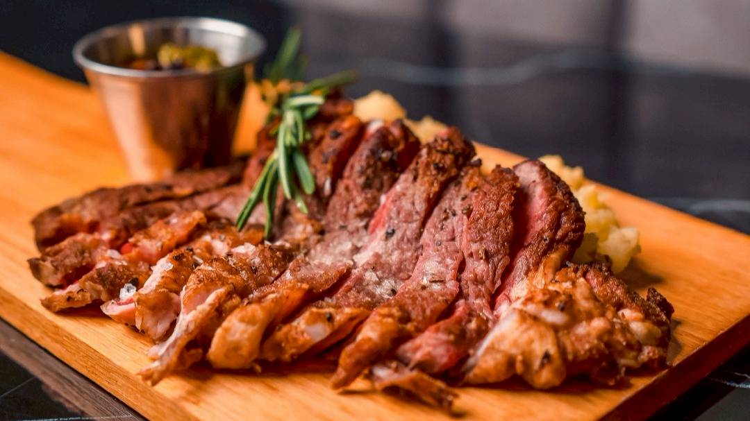 自選豬🐷的部位浪漫高雅的「Olio & Plates」日法餐廳🍴 | 創藝國際 MediaQuiz | LINE TODAY