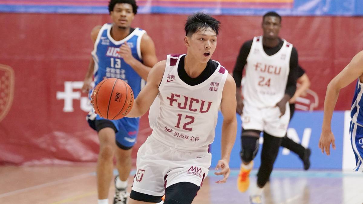 李盛新不只鎮守禁區！在輔大主場進攻端也超兇【UBA】男子預賽 2025.11.20 | 大專體總 | LINE TODAY