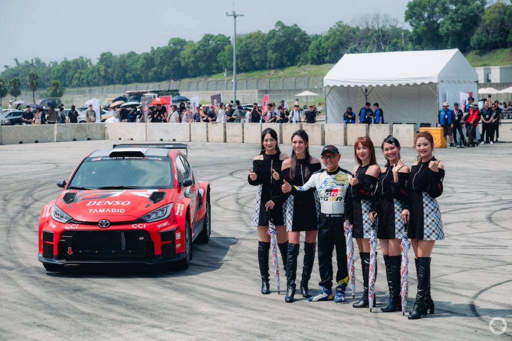 TOYOTA GAZOO Racing Corolla Cup 2025統規賽現場直擊、會長 豐田章男化身「Morizo」與民眾近距離接觸！ | CarStuff人車事 | LINE TODAY