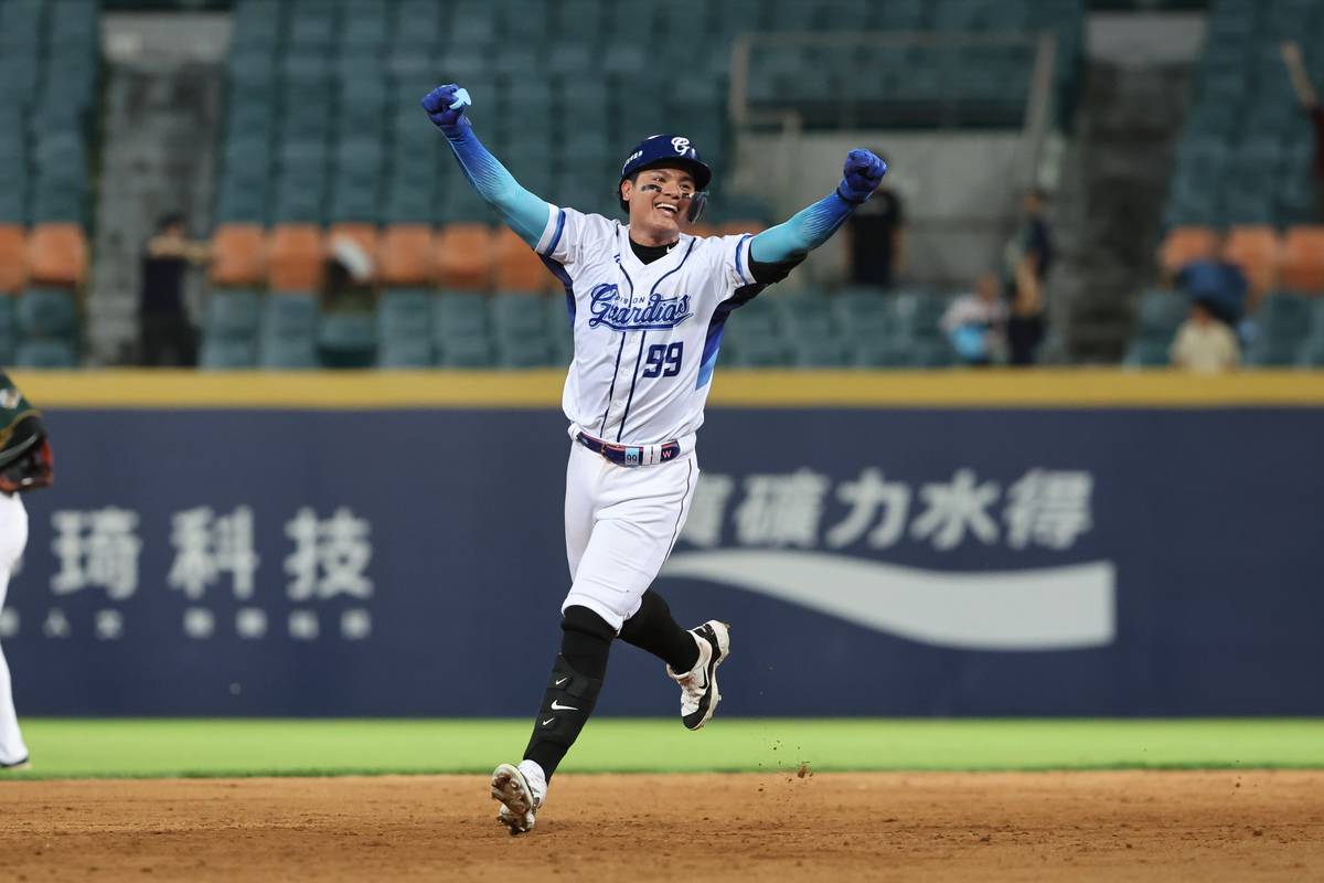 中職》張育成返台首支再見轟 富邦4比3送台鋼5連敗 | TSNA | LINE TODAY