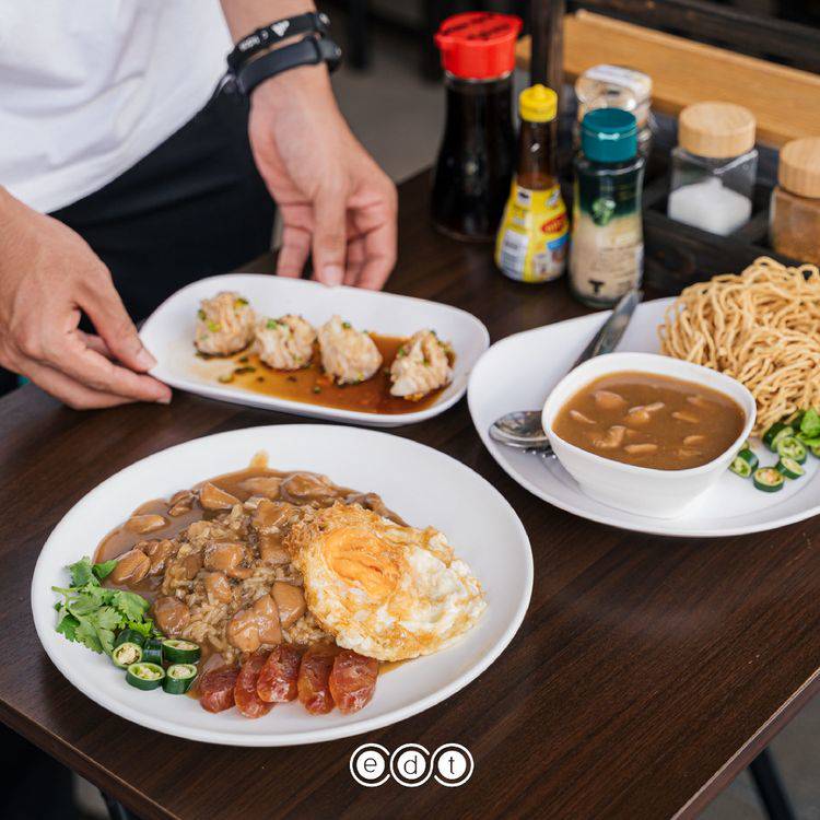 ข้าวหน้าไก่มิชลินไกด์ 6 ปีซ้อน | EDTguide | LINE TODAY
